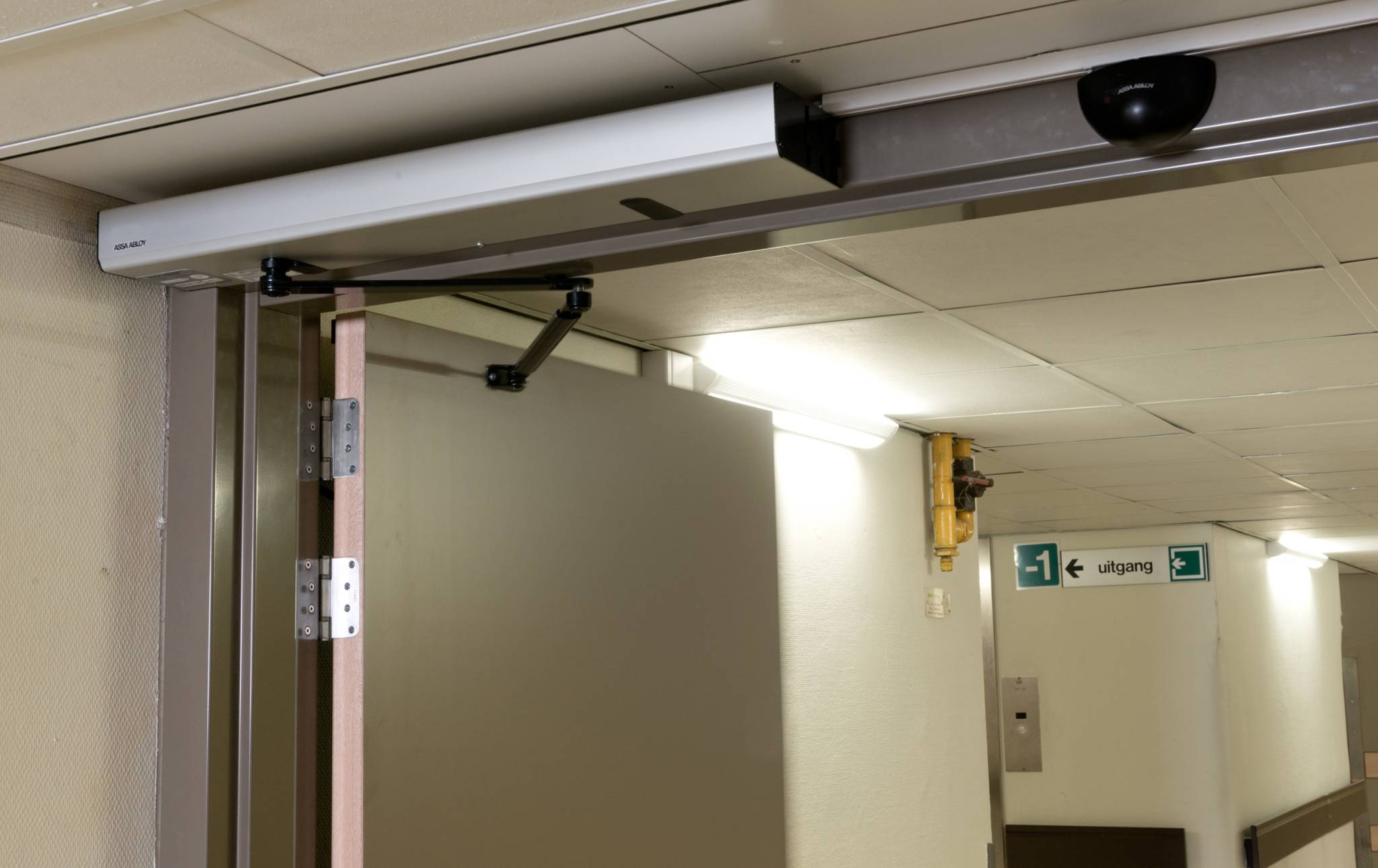 ASSA ABLOY SW300 - Insight Automation